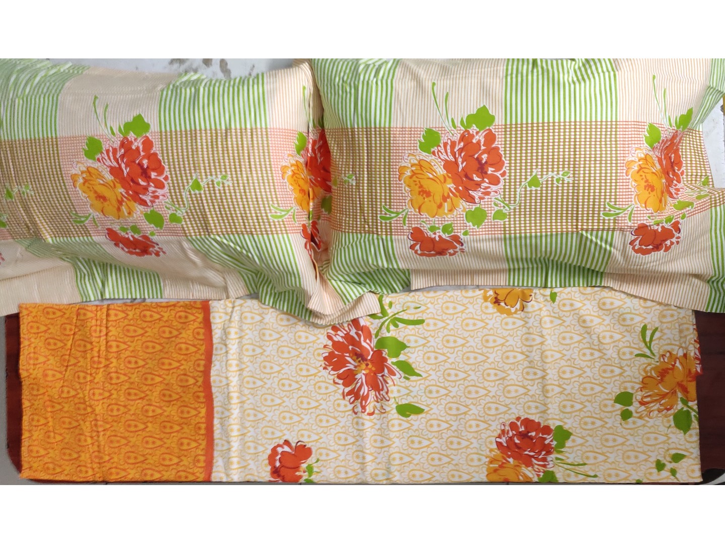 Bombay Dyeing Bedspread